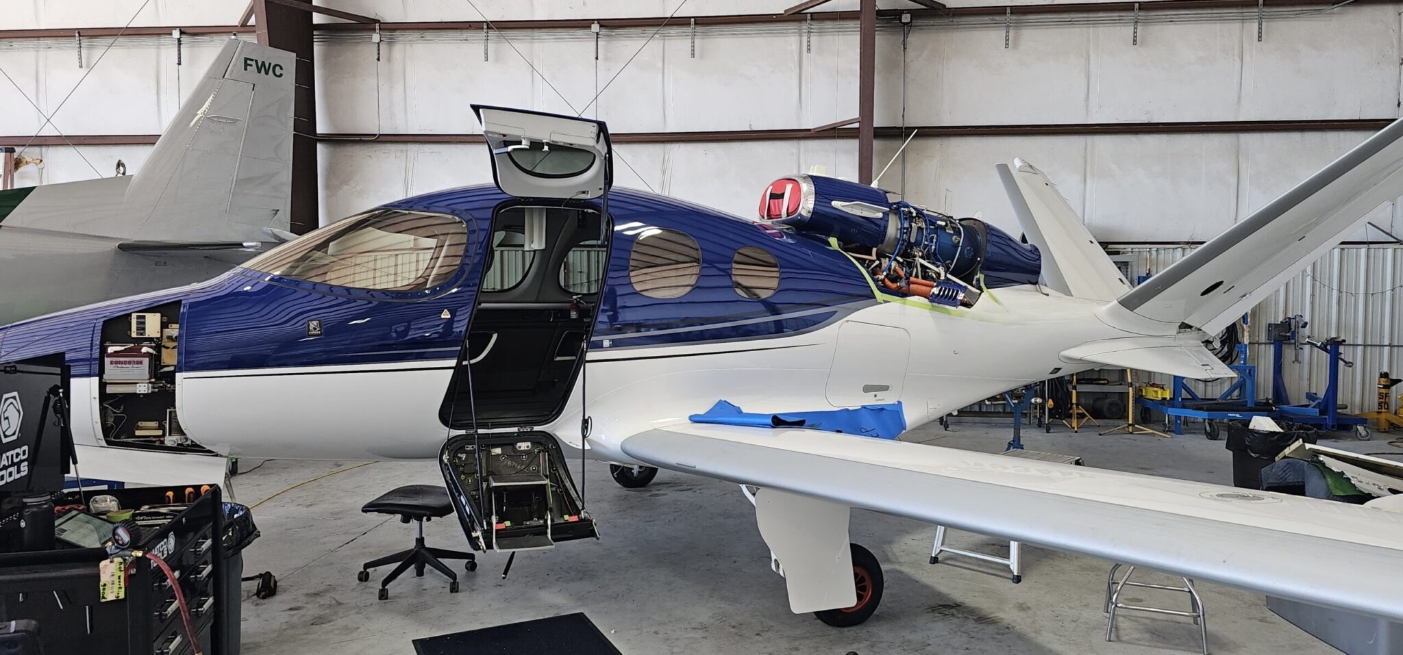Cirrus Maintenance - University Air Center